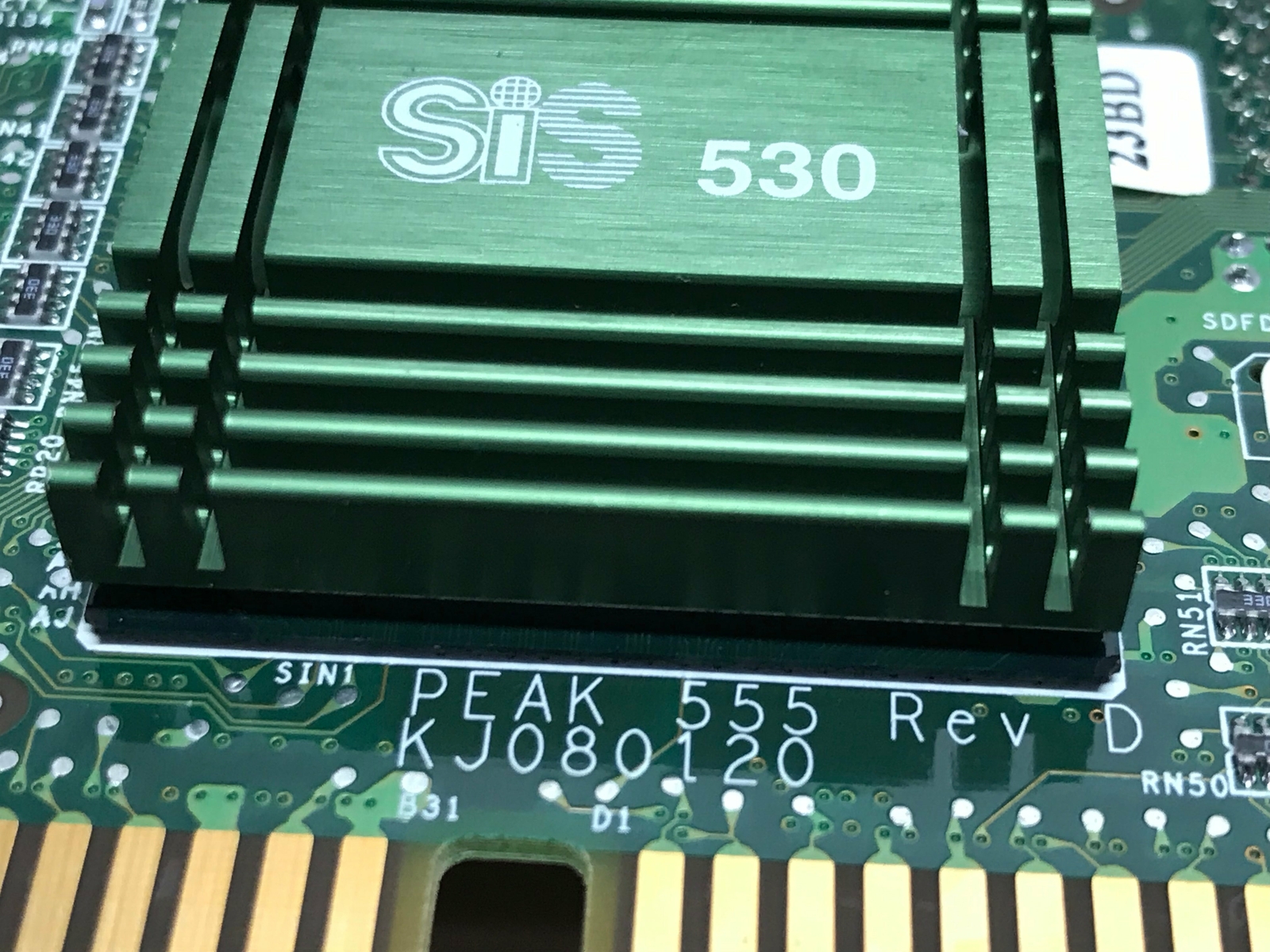 PEAK 555 REV D KJ080120 Motherboard 32MB SDRAM SIS 530 Intel Pentium ...