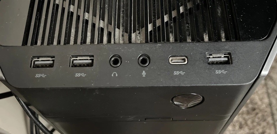 Alienware Aurora R7, 915 GB, 16 GB RAM, i7-8700, NVIDIA GTX 1070, READ ...