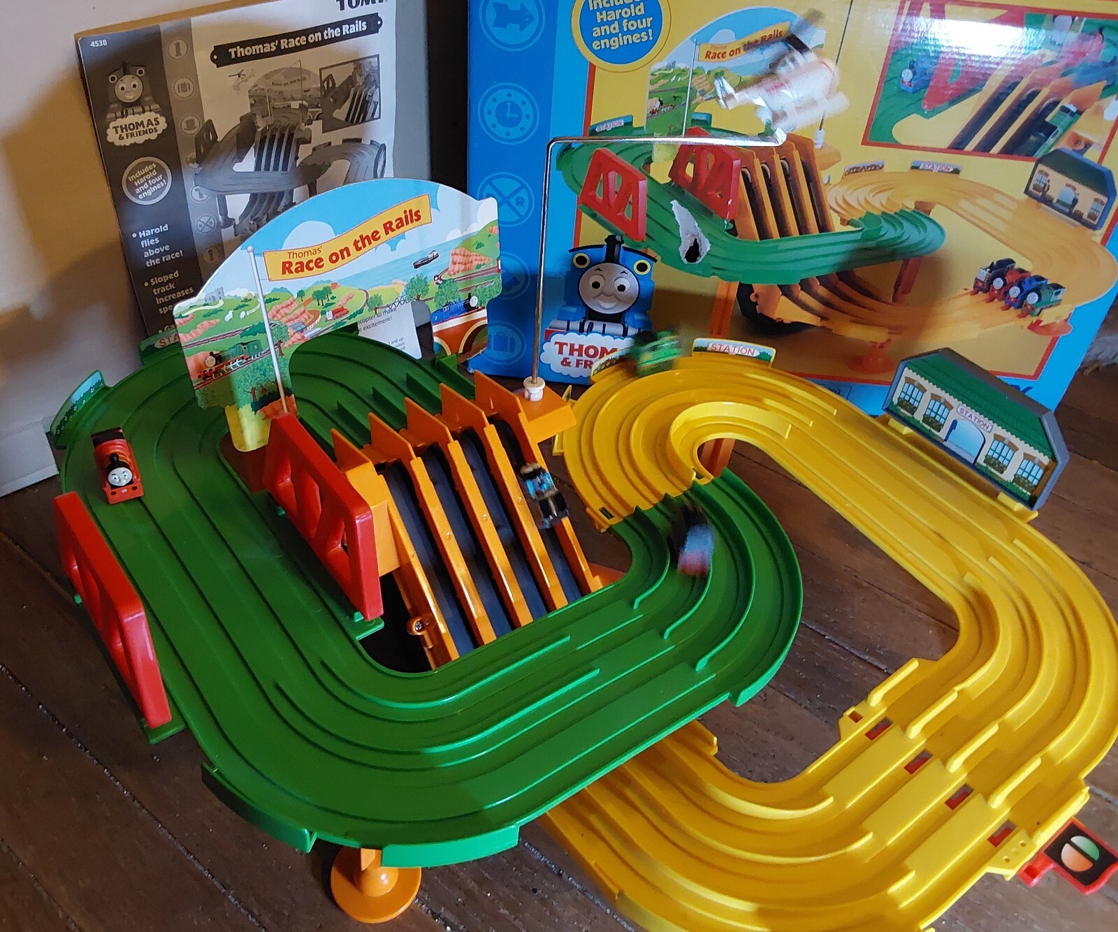 Thomas & Friends Train Set Thomas' Race On The Rails By TOMY Complete ...