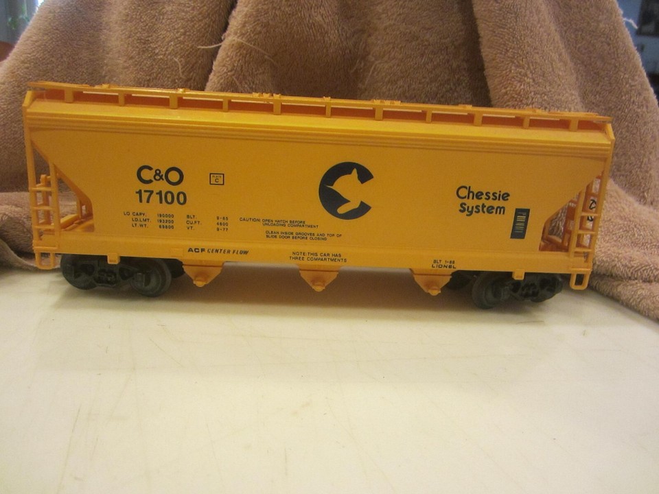 Lionel Chessie System set lot 8201 Diesel hoppers 17100-02-04 porthole ...
