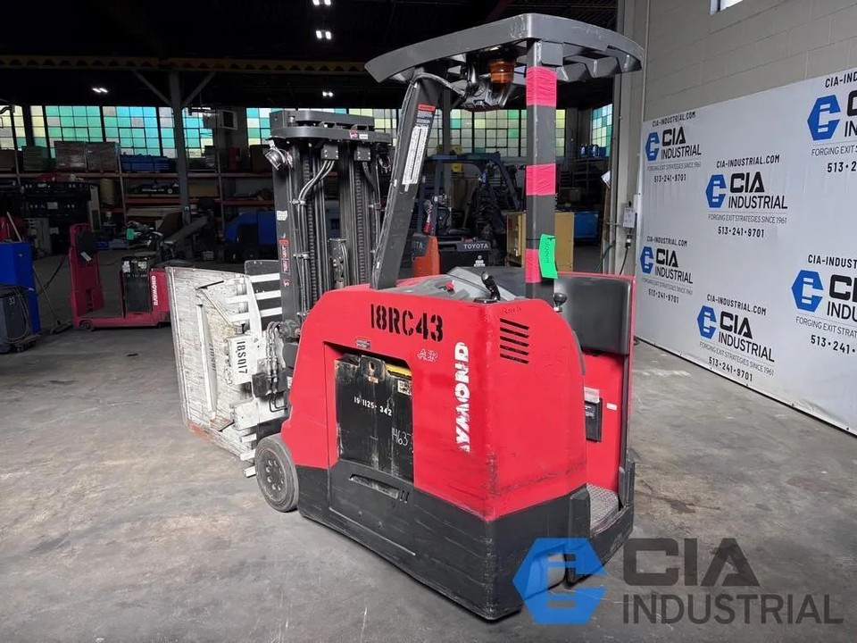 2018 - 5,000 LB. RAYMOND MODEL 425-C50TT STAND-UP ELECTRIC FORKLIFT | eBay