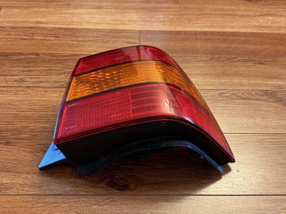 OEM 1997-2000 Lexus LS400 Rear Right Passenger Side Outer Taillight ...