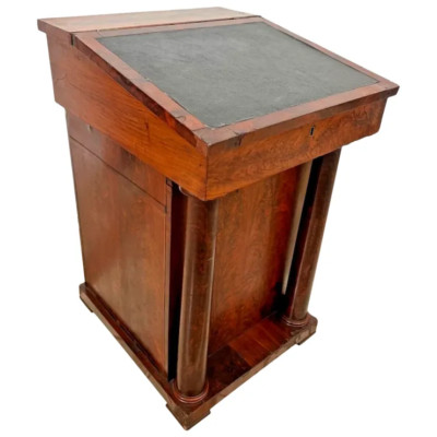 1800-1899 - Captain's Desk