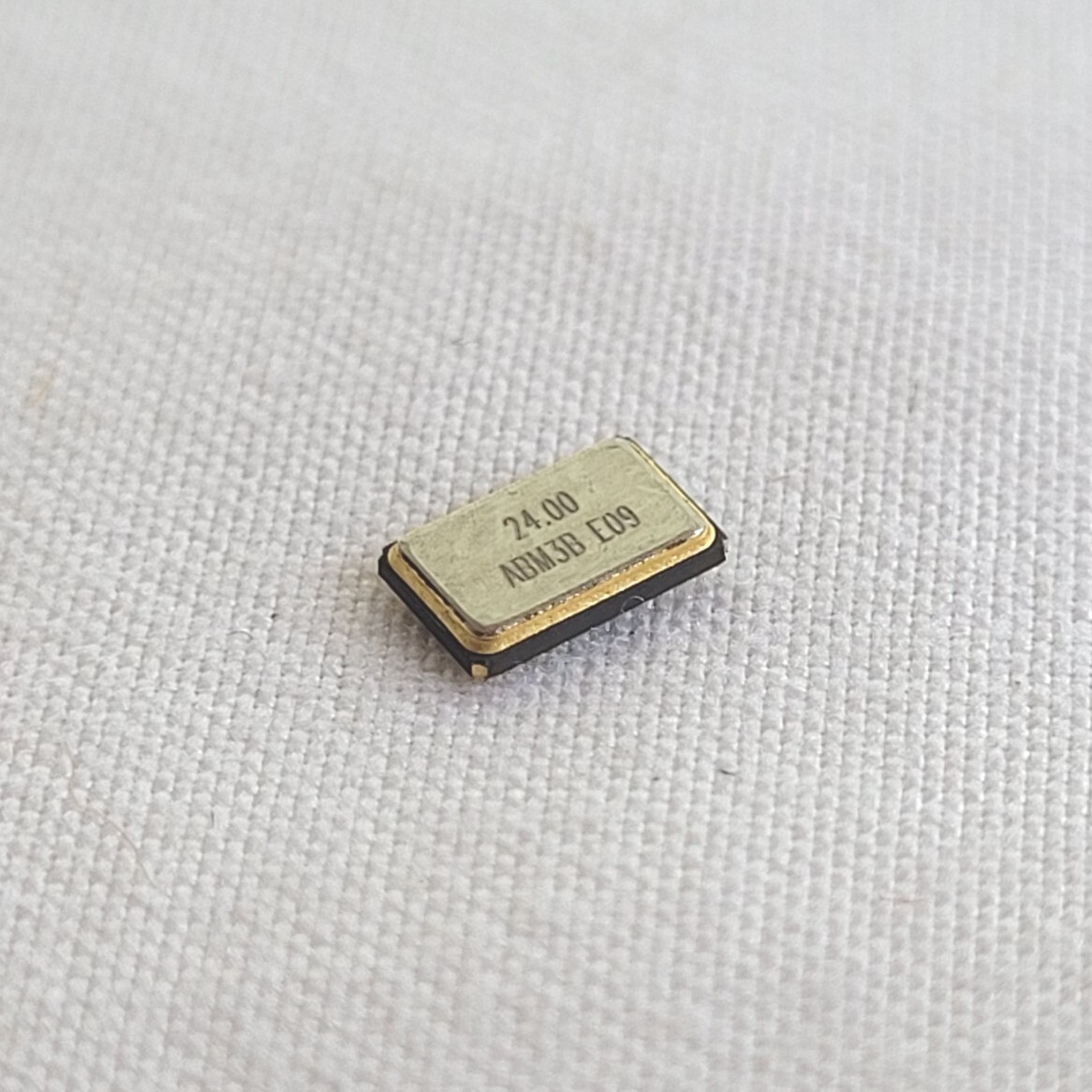 Lot of 370 Abracon ABM3B-24.000MHZ-B2-T 24 MHz ±20ppm Crystal 18pF 50 ...