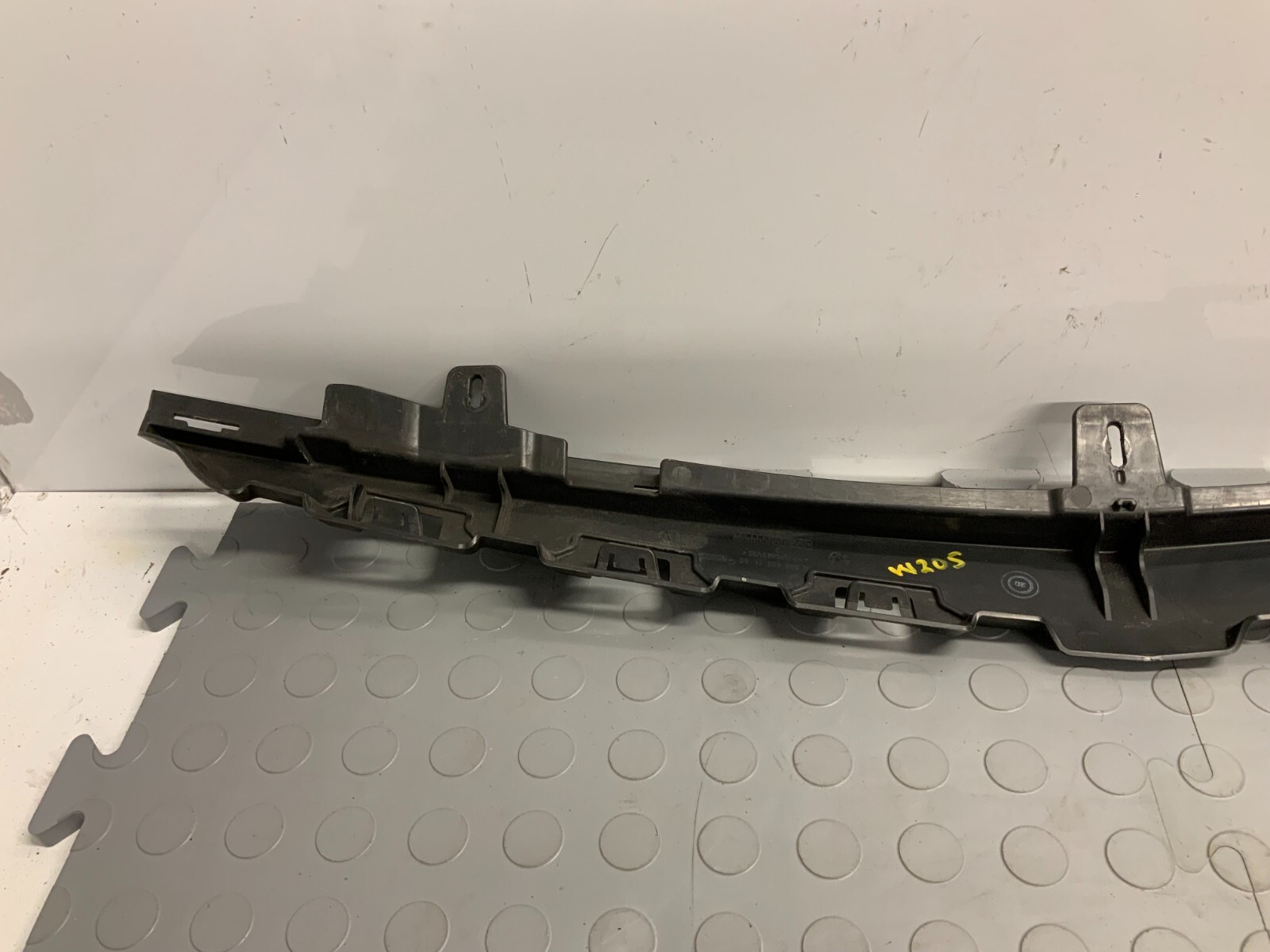 MERCEDES BENZ C-CLASS W205 FRONT BUMPER SUPPORT BRACKET A2058851165 | eBay