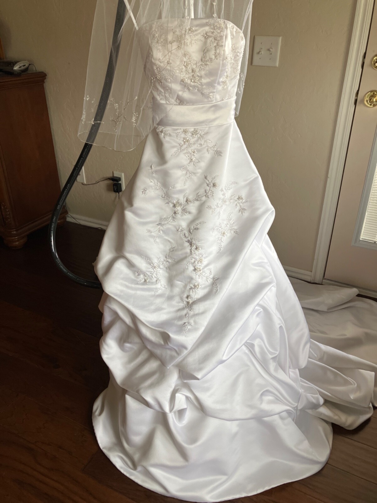 David’s Bridal Oleg Cassini Collection white gown size 0 | eBay