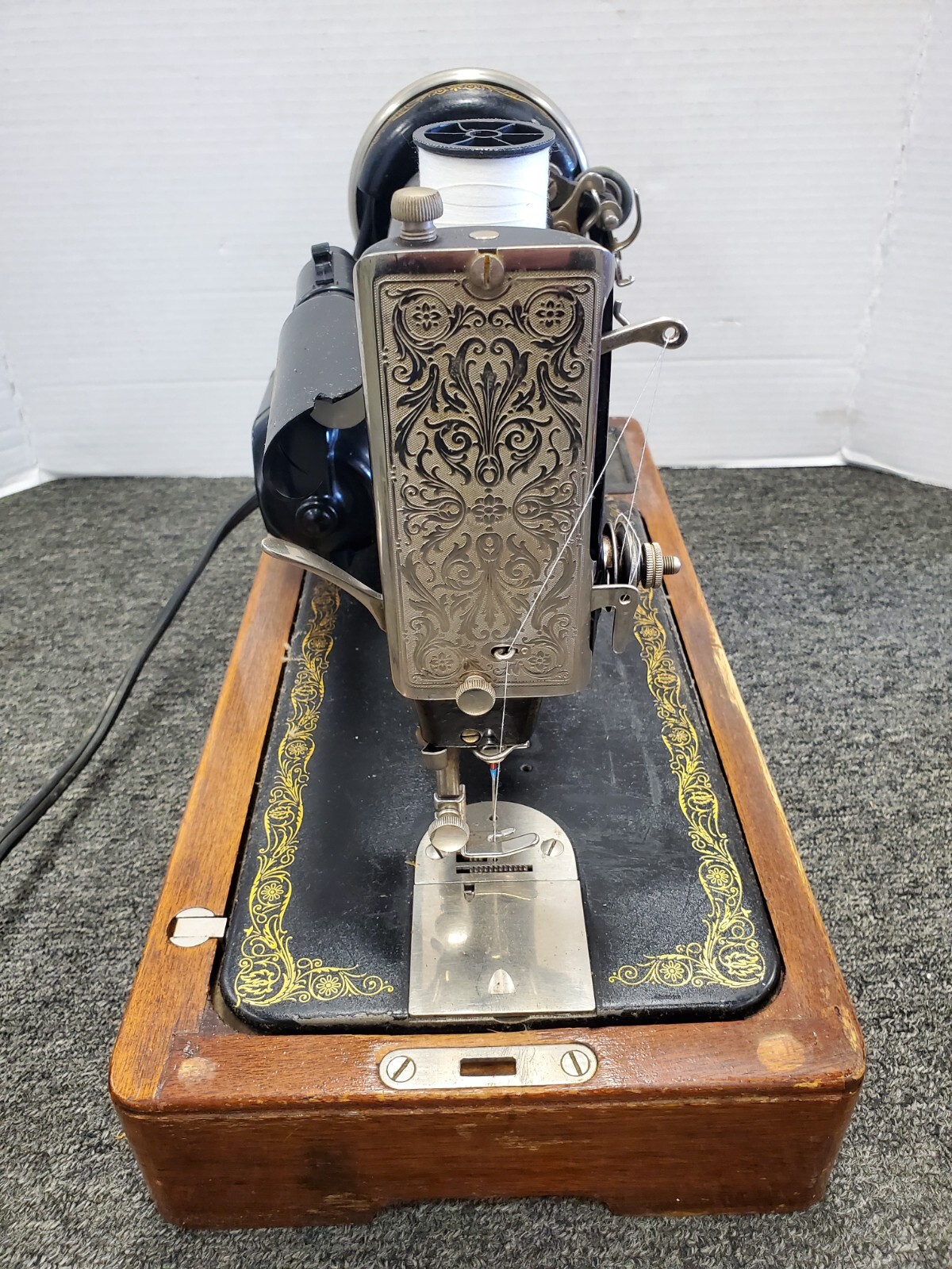 Singer 1936 Model 99 Sewing Machine With Carry Case READ DESCRIPTION | eBay