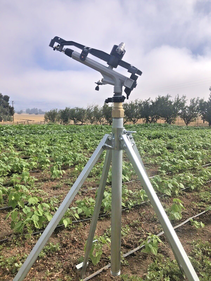 BIG YUZUAK IMPACT SPRINKLER & POD STAND PASTURE, ARENA, FARM 230' WATCH ...