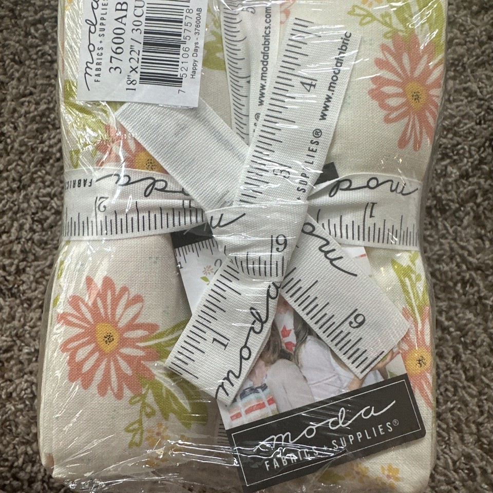 Moda AB 30 Piece Fat Quarter Bundle Happy Days By Sherri And Chelsi | eBay
