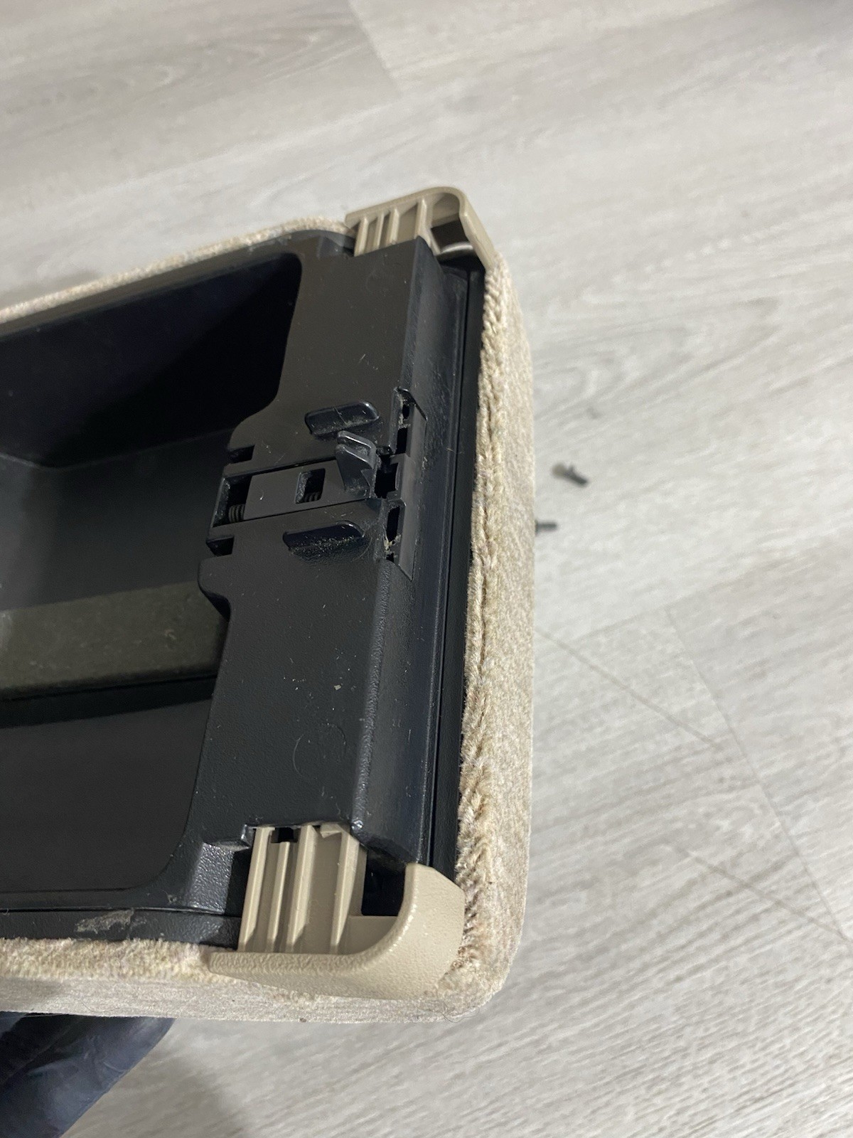 00-05 Buick Lesabre Center Console Lid armrest arm rest CLOTH Gray ⚡️ ...