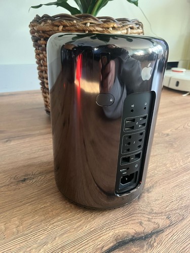 Apple Mac Pro 6.1 Quadcore 3.7 GHz, D300, 32GB RAM, 256GB SSD | eBay