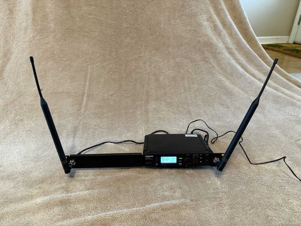 Shure ULXD4 H50 534-598 Receiver Only - With Rackmount And Half Wave ...