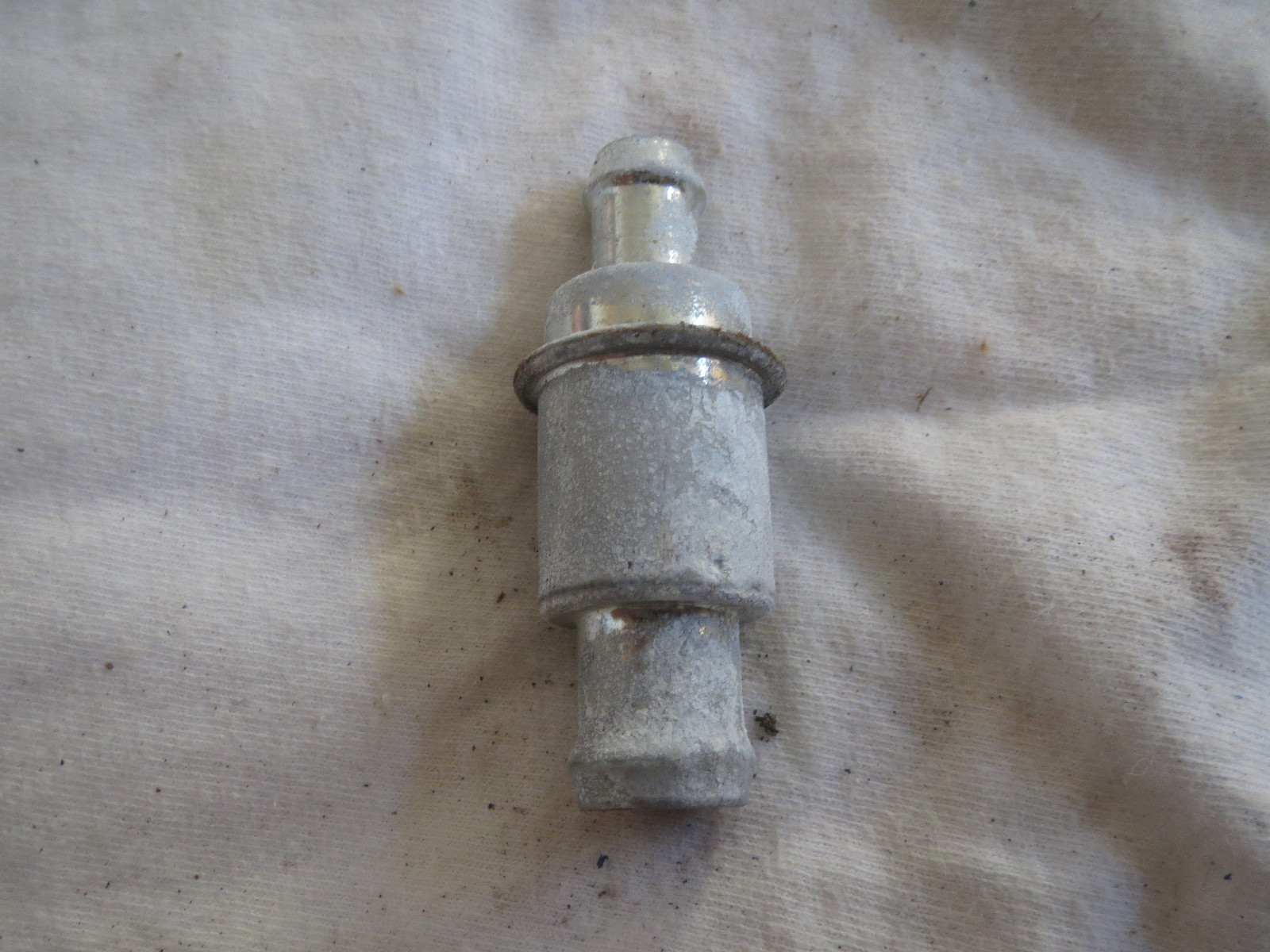 NOS 1982 - 1985 CHEVROLET C K G SERIES TRUCKS 305 350 5.0L 5.7L PCV ...