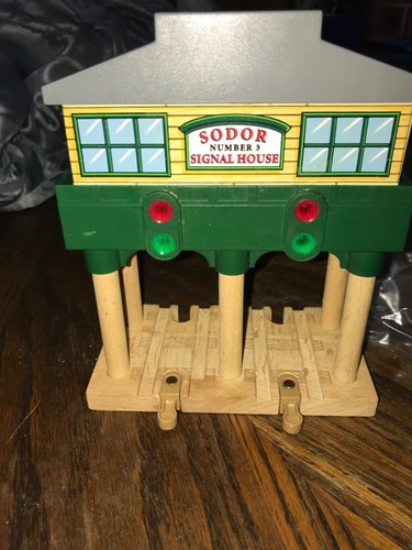 Thomas & Friends Wooden Railway Toy Train Sodor No 3 Signal House ...