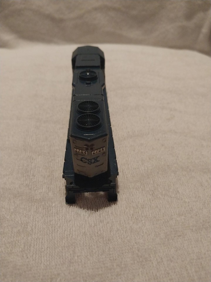 CSX 2704 GP-38 HO Scale Prototype Model Locomotive Shell w/Acc: ONE OF ...