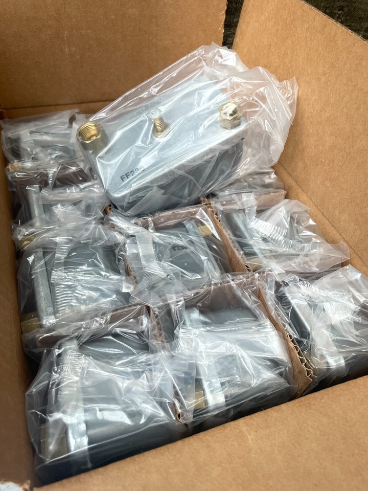 GENUINE FLEETGUARD FF236 Fuel Filter for WIX 33063, 1492513, BF806 ...