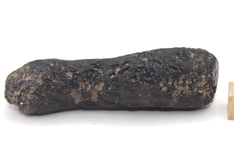 Indochinite Tektite meteorite impactite. 59 grams. Excellent bar shape ...