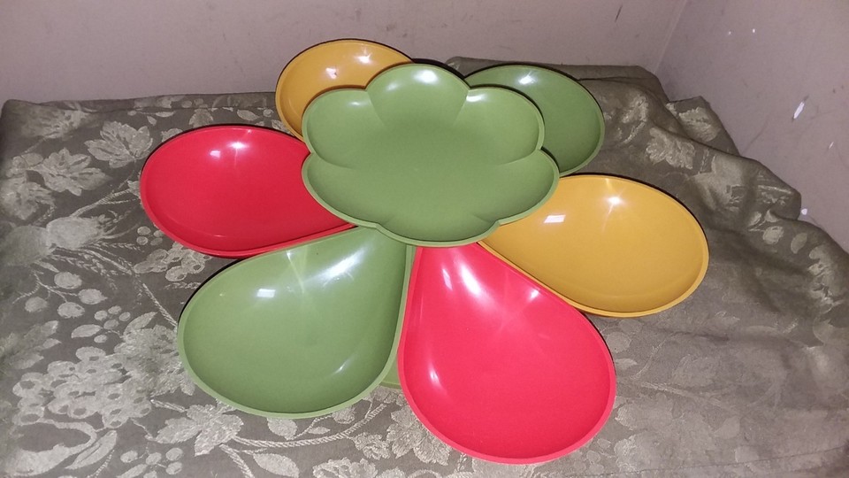Lazy Susan Vintage SNACK DISH 1970s Plastic Bright Flower Power Shape ...