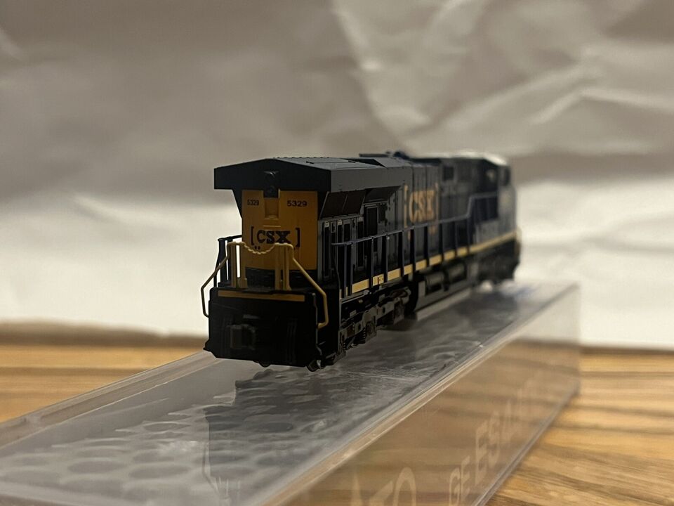 N Scale ES44DC CSX Kato Locomotive Road# 5329 | eBay