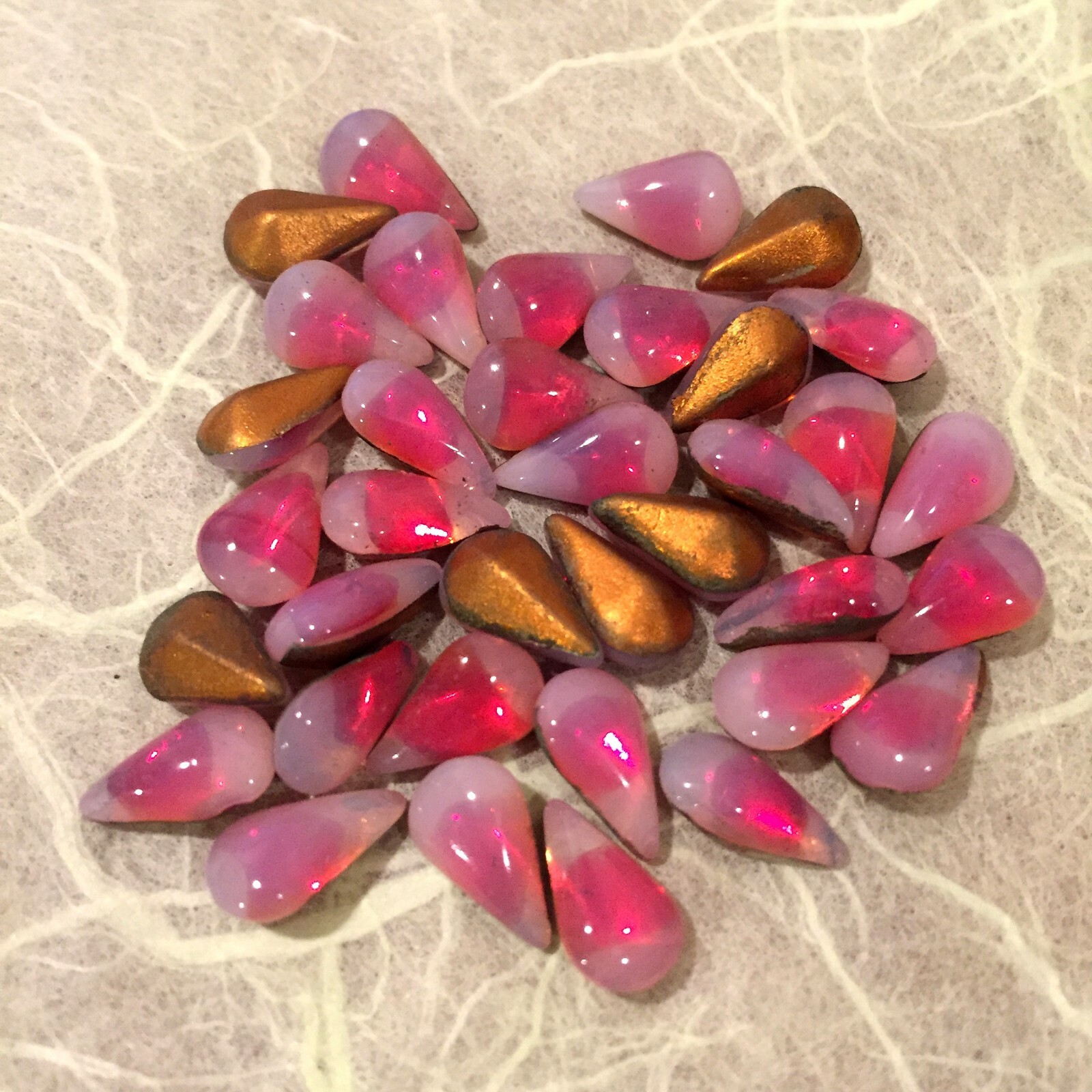 AM1060 8x6mm red sabrina glass pears,cabochon top, gold foiled (36) | eBay