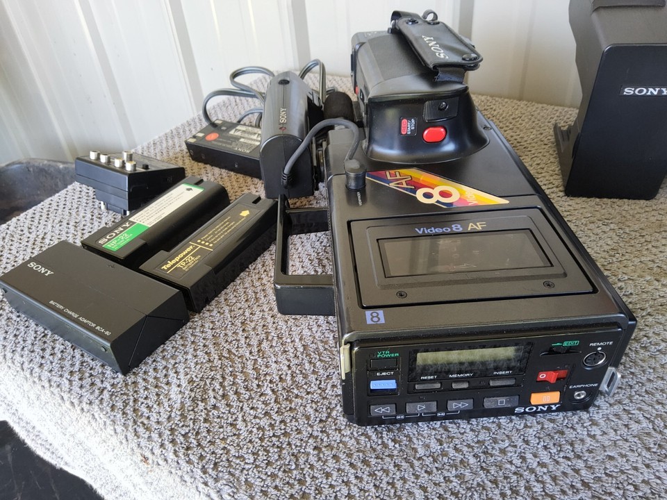 Vintage Sony CCD-V8AF 8mm Video 8 Video Camera Recorder Bundle | eBay