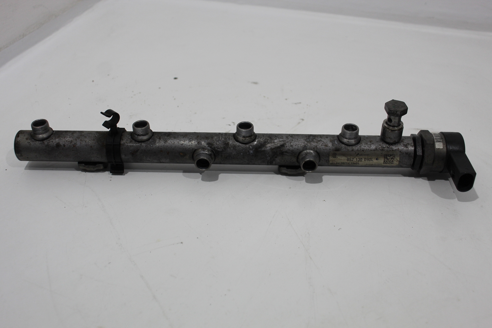 Audi A8 4E D3 V8 4.2TDi OS Right Diesel Fuel Rail With PRV 057130764F ...