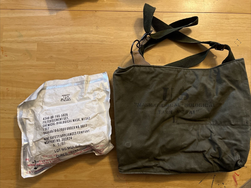 Vtg US Military M25A1 Gas Mask Carrier Bag & filter element for Chem ...