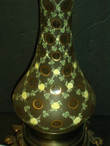 FENTON Charleton GLASS Crystal Latticed Roses & Circles TABLE LAMP GWTW ...