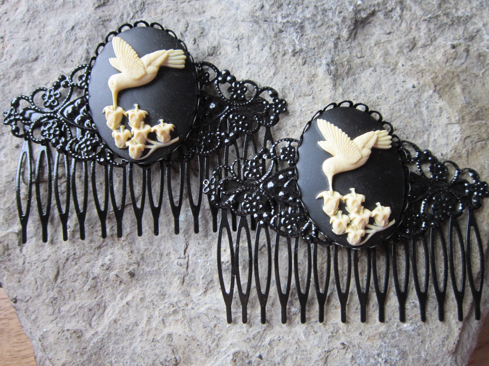 PAIR OF HUMMINGBIRD CAMEO BLACK FILIGREE HAIR COMBS - HUMMING BIRD ...