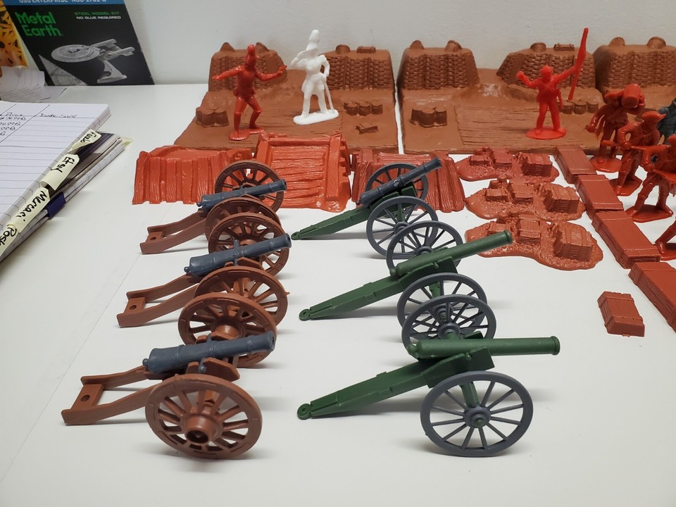 Vintage Plastic Toy Soldiers, 44 assorted pieces, canons, battlefield ...
