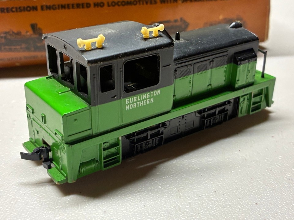 HO Scale Tyco Dockside Switcher Burlington Northern - Tested - Runs ...