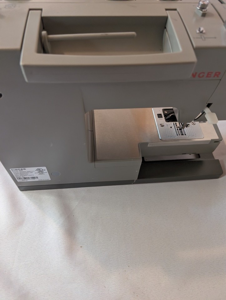 Singer Heavy Duty Sewing Machine 4452 (For Parts) Please Read! No Cord ...