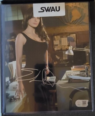 Erica Durance Signed Autographed 8x10 Smallville Lois Lane Daily Planet ...