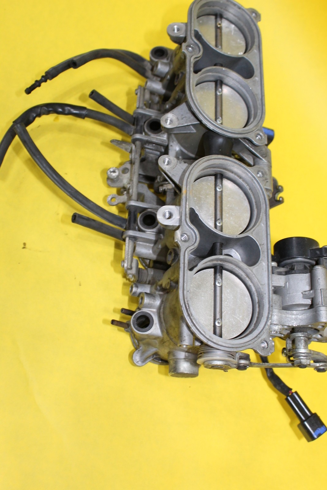 2004 2005 Yamaha Yzf R1 TB Throttle Body Throttle Bodies TPS Sensors | eBay