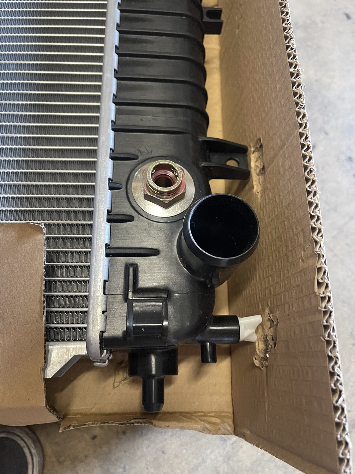 NEW 15-16 GMC YUKON-CHEVY SILVERADO 1500-CADILLAC ESCALADE RADIATOR DPI ...