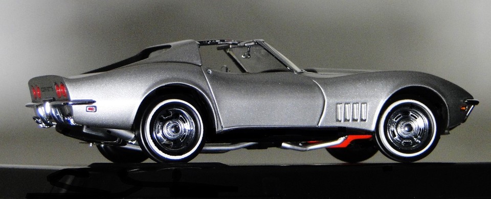 Chevrolet Corvette 55Chevy57 Stingray 1:24 SCALE METAL MODEL CAR 1957 ...