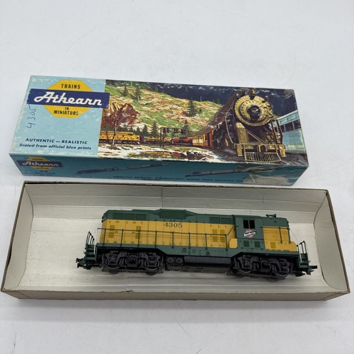 ATHEARN HO Scale C&NW GP9 LOCOMOTIVE #4305 Engine Works DC Train Blue ...