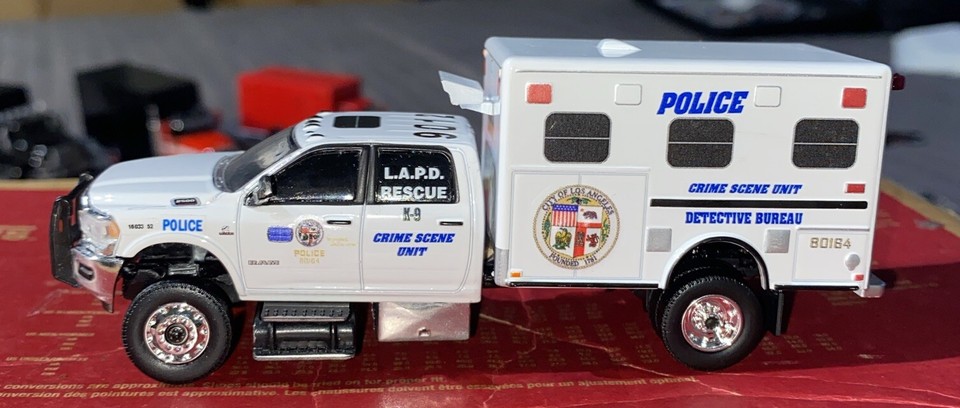 Kitbash 1/64 1-1 Custom WALK IN RESCUE Los Angeles Police Department ...