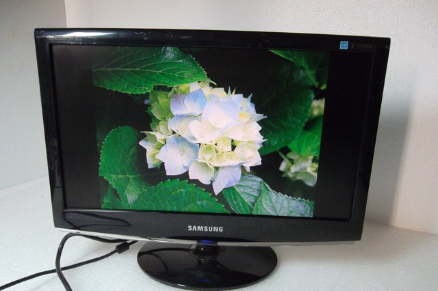 Samsung SyncMaster 933SN Monitor 19" Widescreen VGA 933 1360x768 ...
