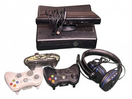 Xbox 360 S 250GB Console Bundle – Kinect, 3 Controllers, Skyrim ...