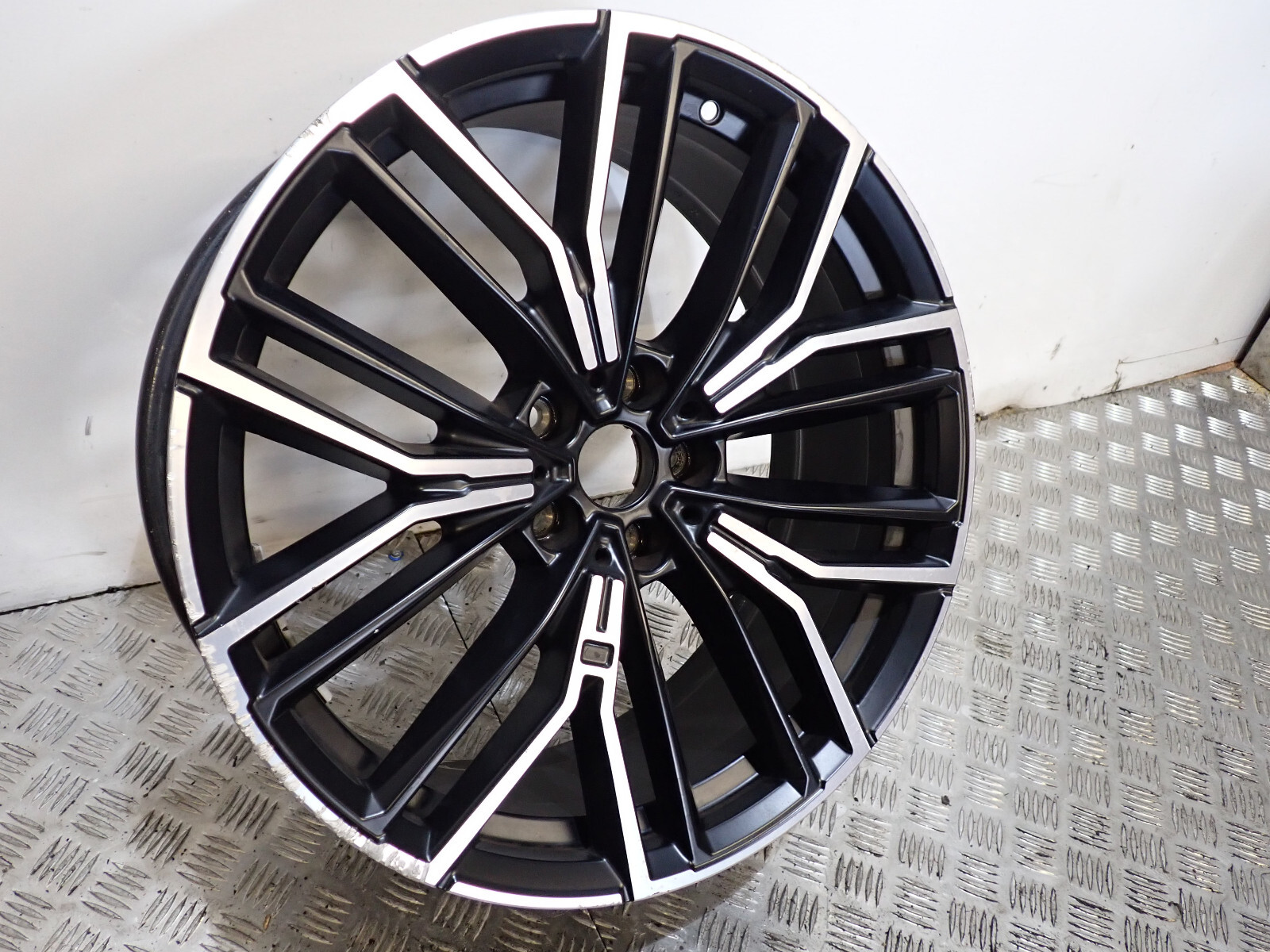1x Genuine BMW G30 G31 5-Series 20" FRONT M-Sport Alloy Wheel 846M 8J ...