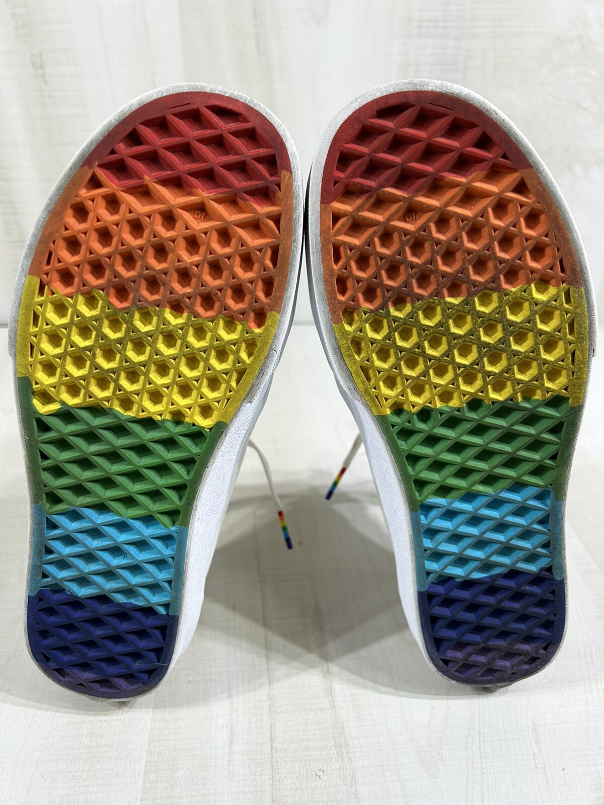 Vans Limited Edition Old Skool Rainbow Pride Men’s 4 … - Gem