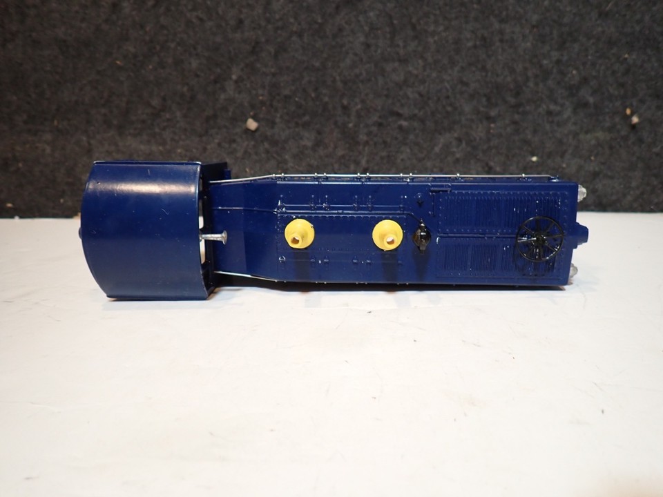 VINTAGE Lionel Postwar 624 C&O NW-2 Diesel Switcher LOCO SHELL BODY ONLY | eBay