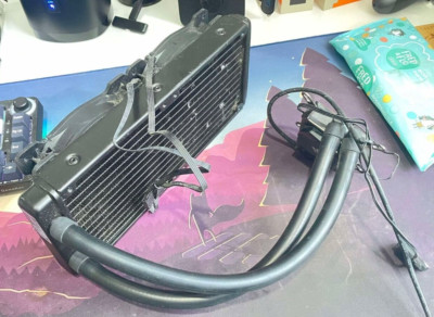 Corsair 240mm AIO NO RGB, Fans Included, Minor Damage (READ DESCRIPTION ...