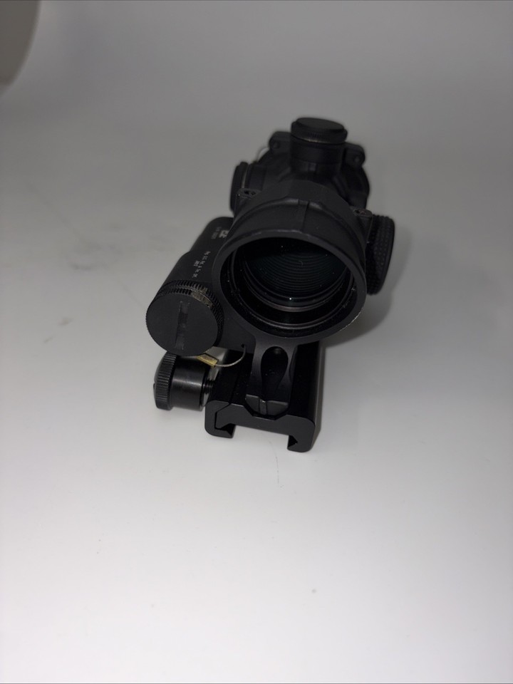 Trijicon ACOG TA02 Red Crosshair .223 Barely Used | eBay