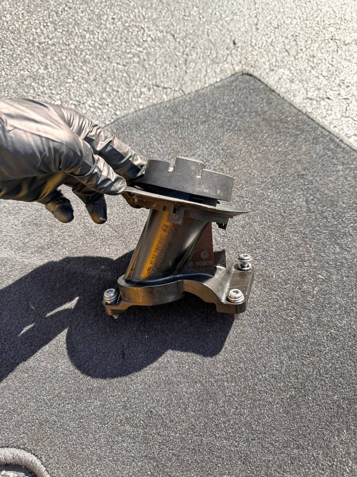 2009 BMW X5 (E70) 3.0L M57Y DIESEL ENGINE - MOTOR OIL FLUID FILLER NECK ...