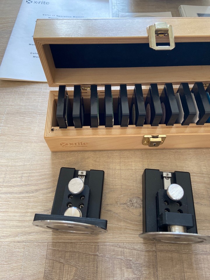 X-rite Color i7 Ci7 Benchtop Spectrophotometer With Tons Of Extras ...