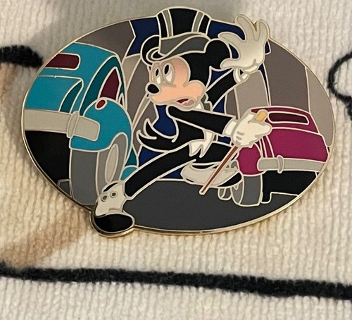 Disney Auctions Classic Mickey Mouse 2005 Mickey Tuxedo Traffic LE Pin ...