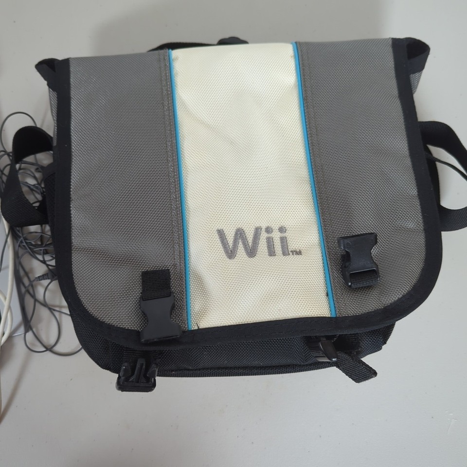 Wii Console Bundle w 2 Controllers, Sensor Bar, Cords, 10 Games, Travel ...