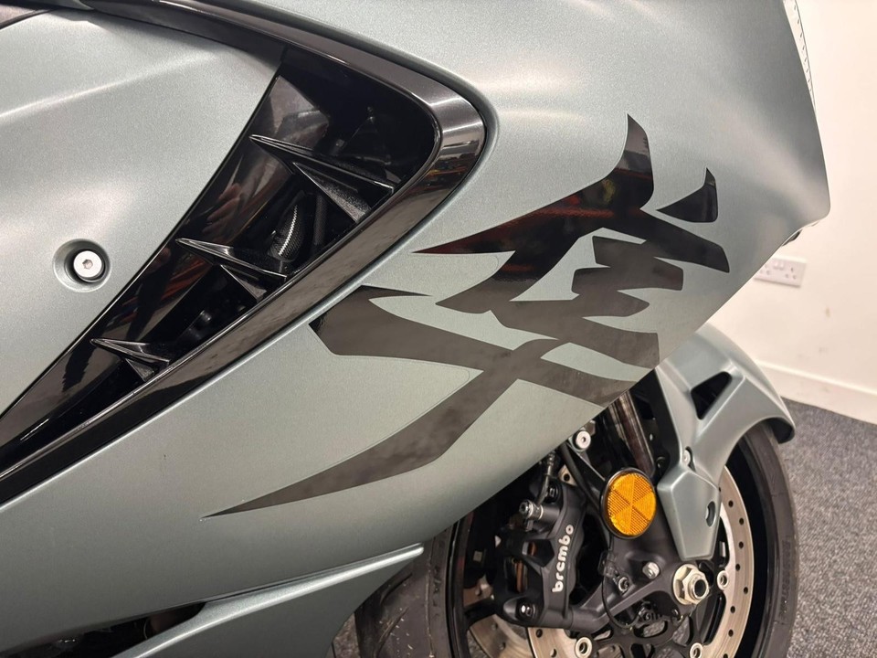 SUZUKI GSX1300 R HAYABUSA ** LONG MOT - LOW MILES - STANDARD EXAMPLE ...